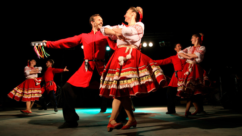 Las mejores adaptaciones de Kalinka en español - Russia Beyond ES