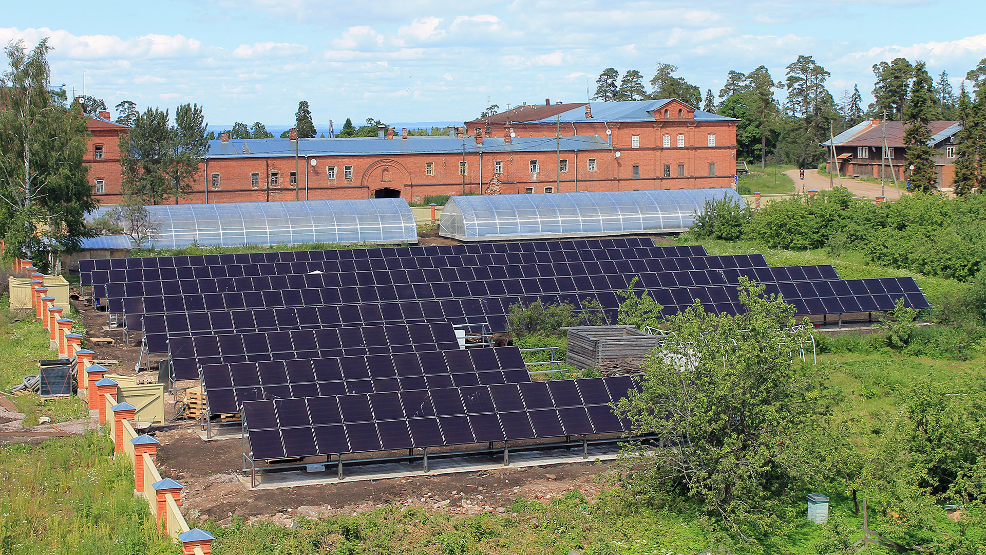 Russia among top 3 global leaders in solar module production - Russia ...