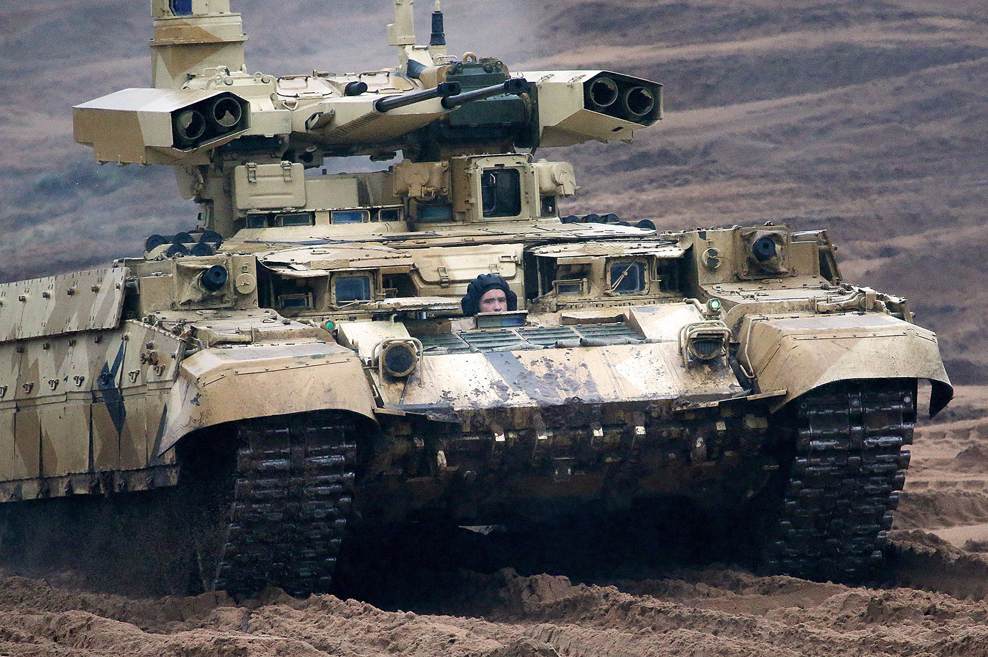 Em exercícios, Rússia e Bielorrússia exibem novo aparato militar contra ...