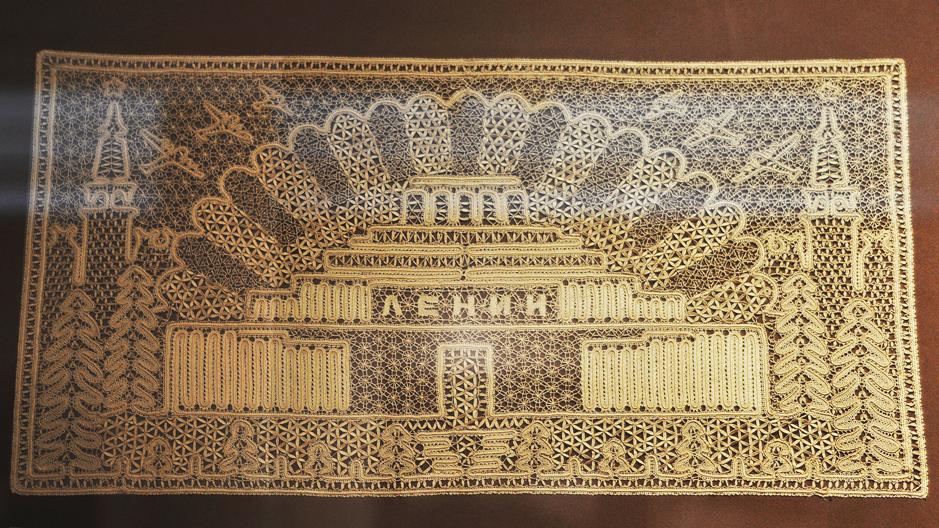 Russian handicrafts: Why Vologda lace is back in style - Russia Beyond