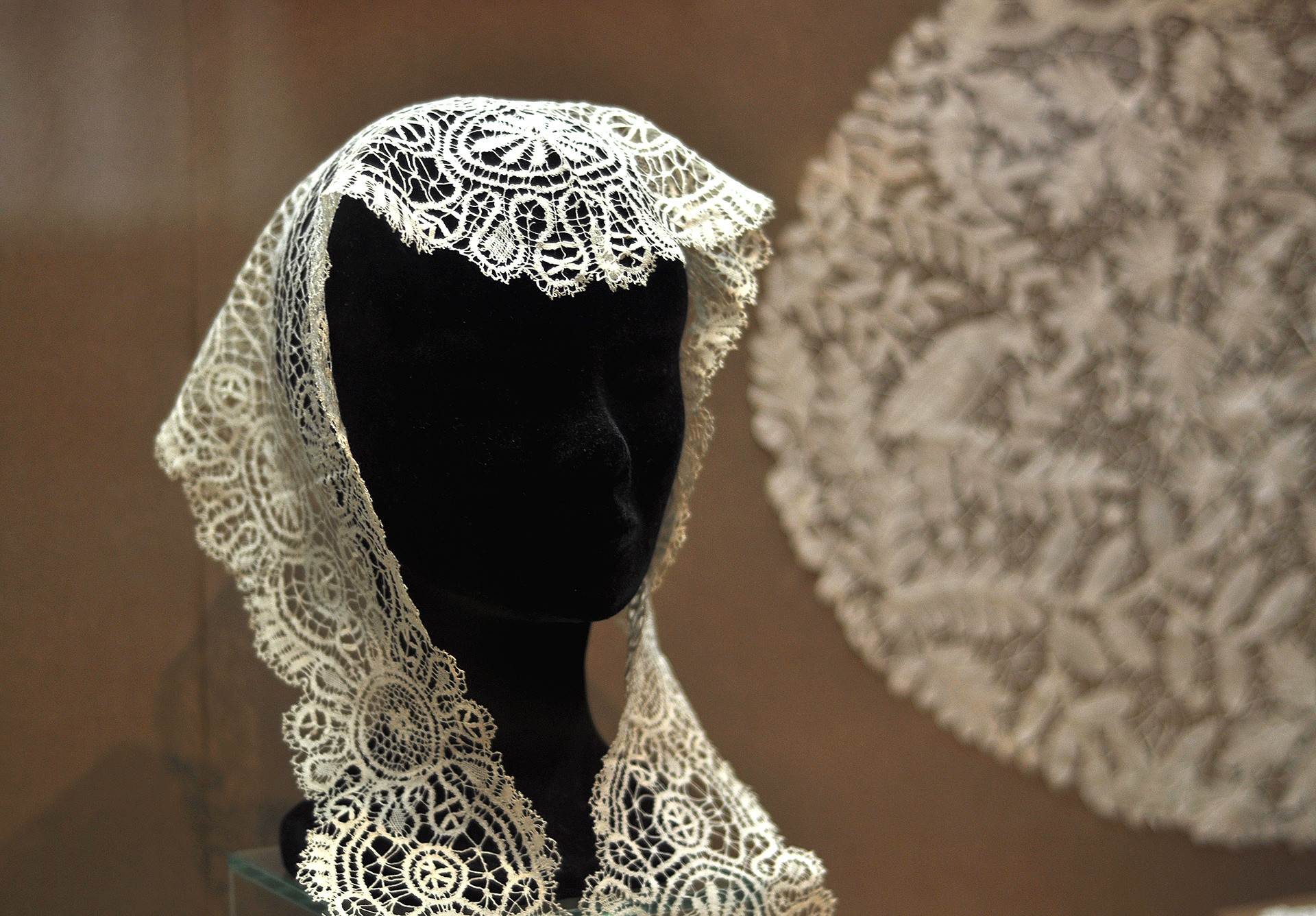 Russian handicrafts: Why Vologda lace is back in style - Russia Beyond