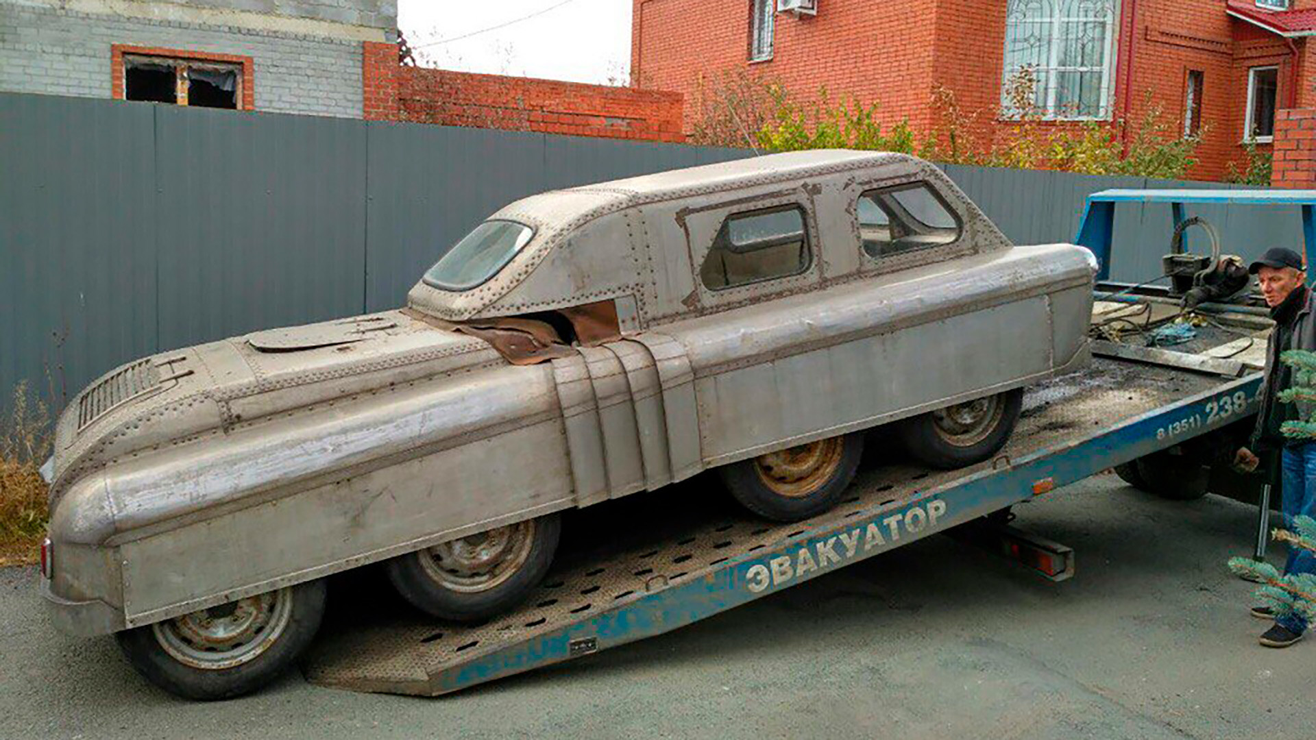 Este es el increíble vehículo vintage soviético de 8 ruedas encontrado ...