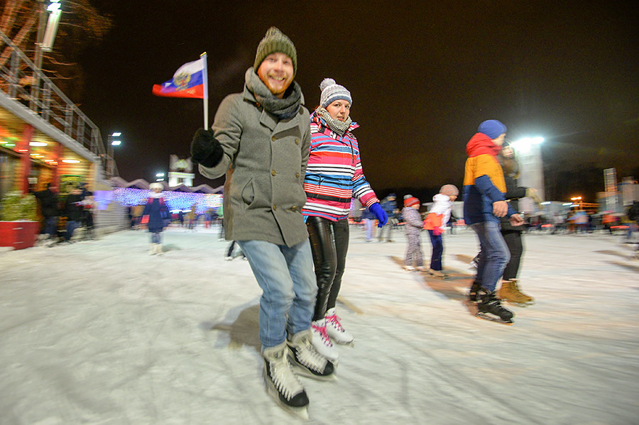 Moscow's 5 best ice-rinks where you can deeply feel the Christmas ...
