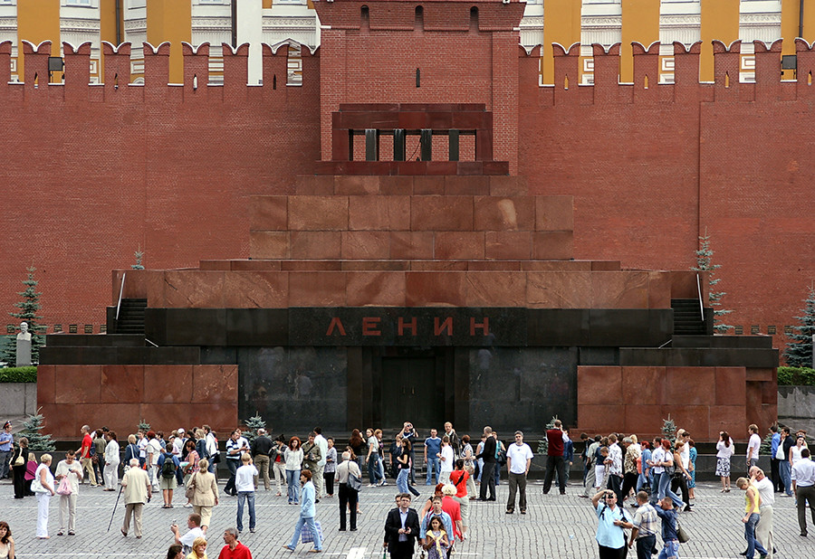 After death do us part: How Russian embalmers preserve Lenin and his ...