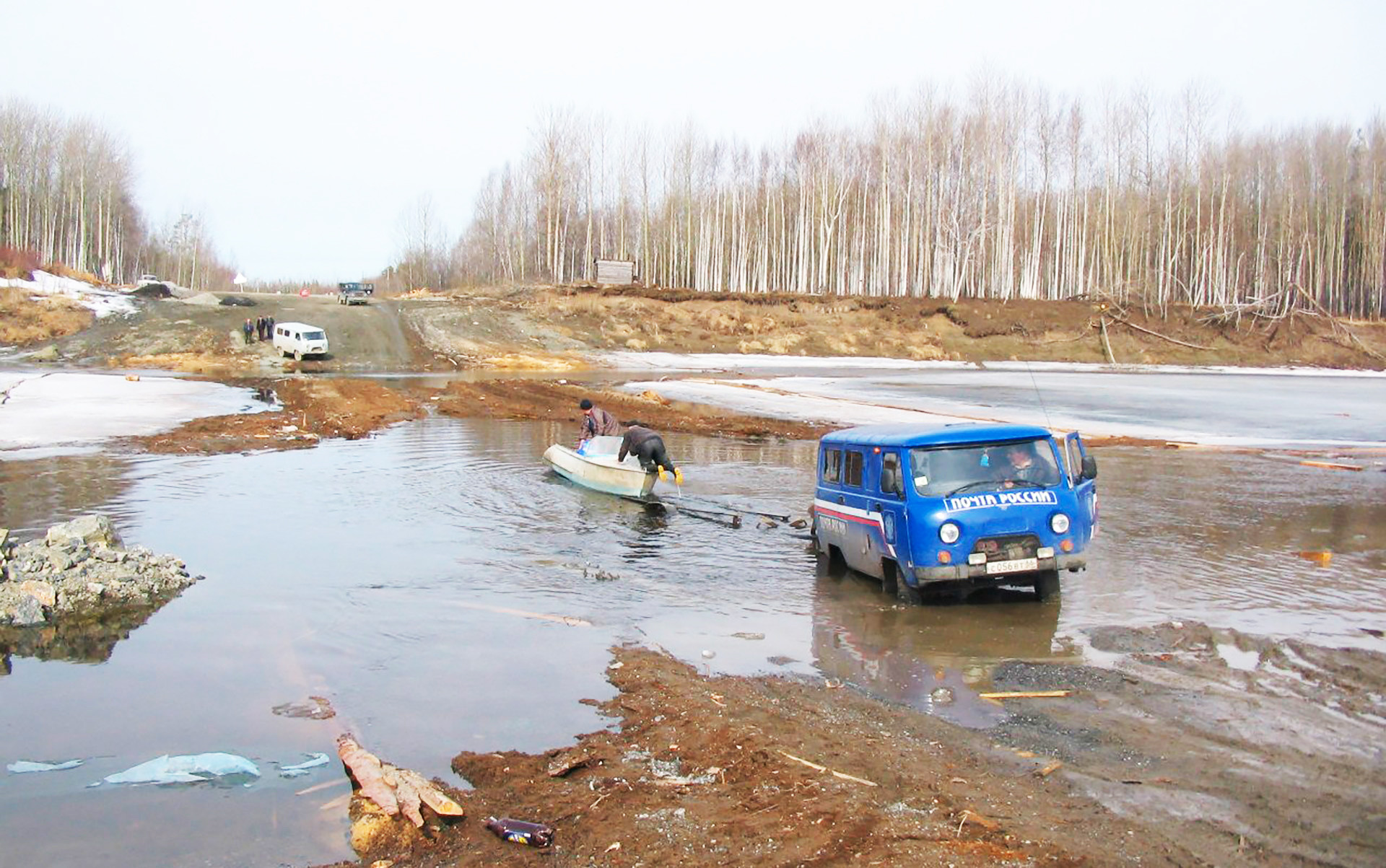 Russlands furchtlose Postboten: Fliegend, fahrend und laufend im ...