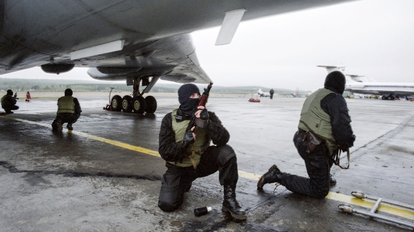 3 airline hijackings that shocked Russia - Russia Beyond