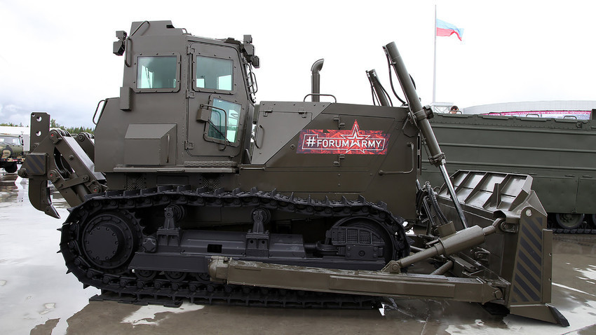 Руски бойни бронирани булдозери получават допълнителна защита - Russia ...