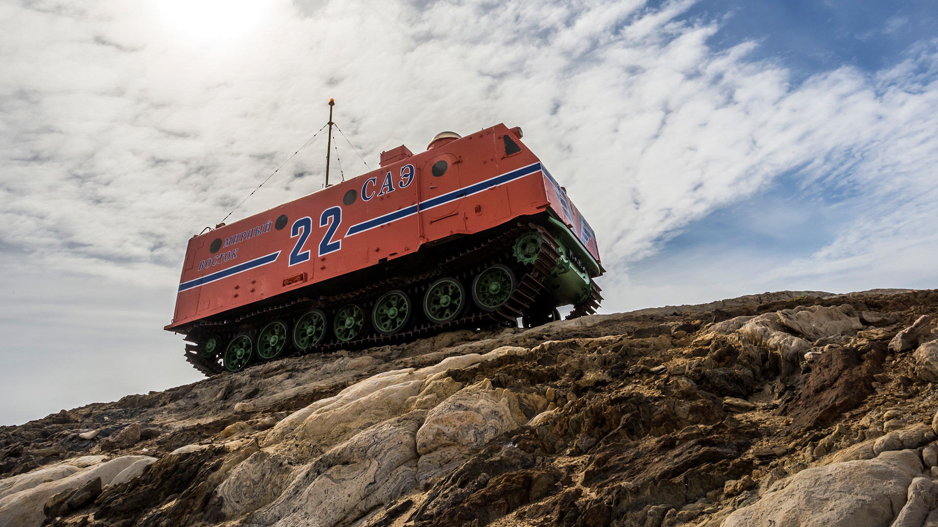 How Soviet off-road vehicles conquered the South Pole - Russia Beyond