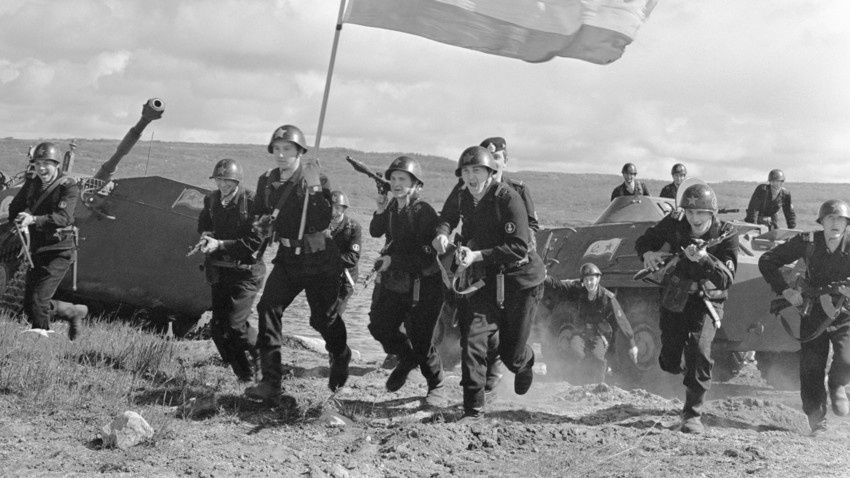 5 most impressive and important drills of the Soviet Army - Russia Beyond