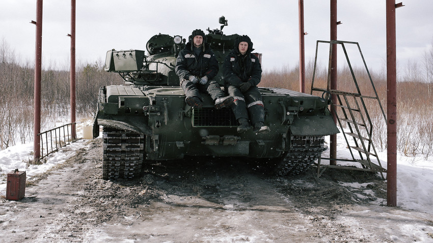 How Russia’s T-80 tanks are assembled for the icy Arctic - Russia Beyond