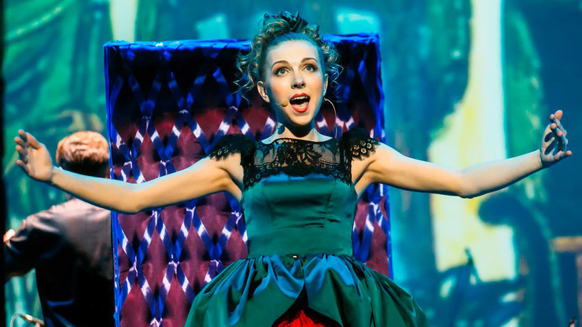 Une chanteuse d’opéra russe établit deux éblouissants records du monde ...