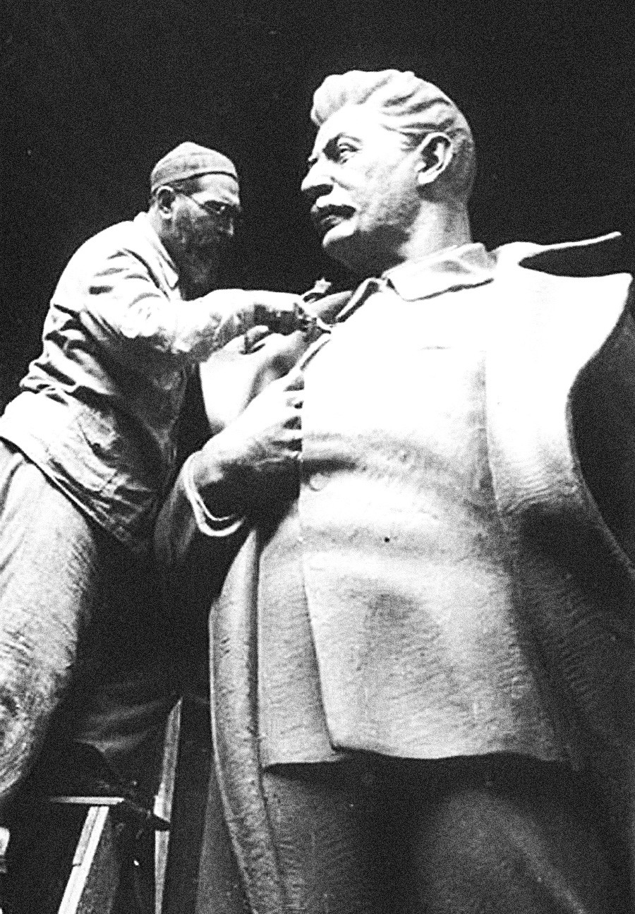 Why was a sculptor who promoted Communism executed by the Bolsheviks ...