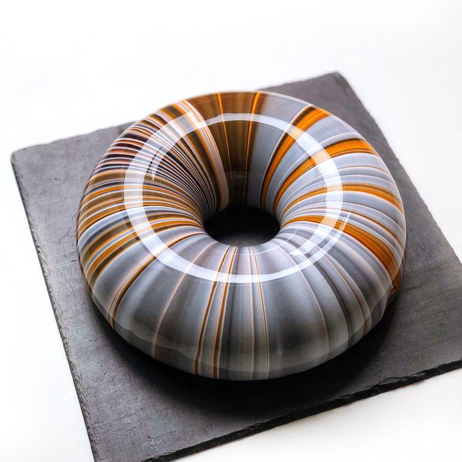 Too beautiful to eat: How Russia’s ‘cosmic’ cakes are conquering ...