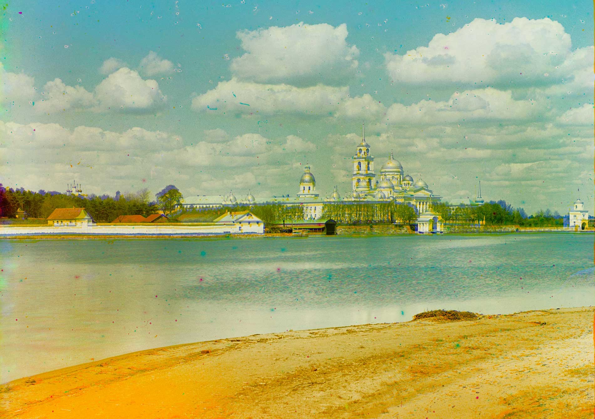 A floating apparition on Lake Seliger: St. Nilus Monastery - Russia Beyond