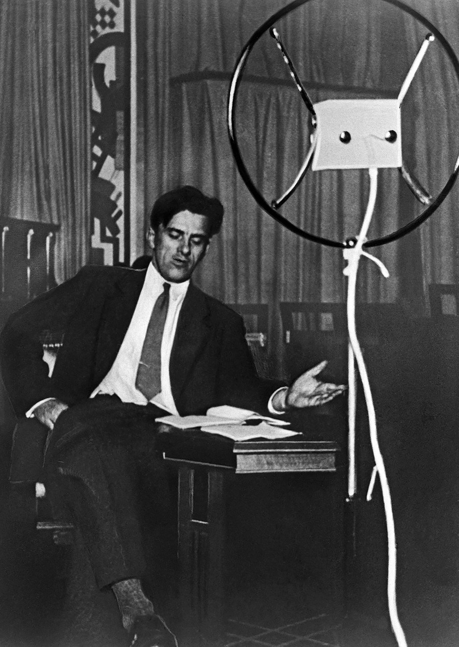 From poet to protagonist: Shedding light on Mayakovsky’s unknown career ...