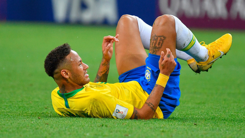 Dari Neymar 'Diving' hingga 28 Penalti: Tujuh Rekor Sepak Bola yang ...