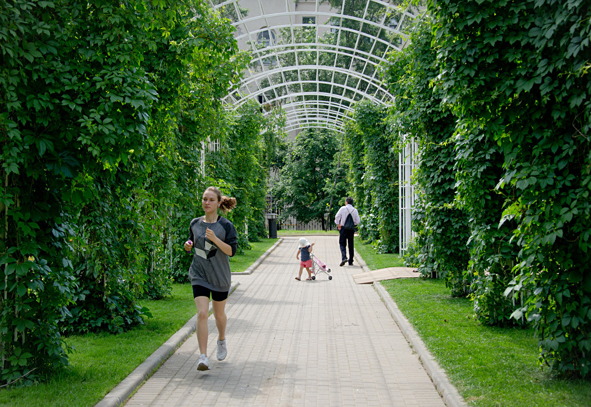 10 best central Moscow parks to escape the summer heat - Russia Beyond
