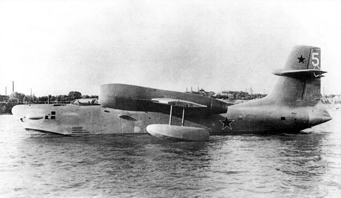 Why Russia’s army still uses old Soviet seaplanes - Russia Beyond