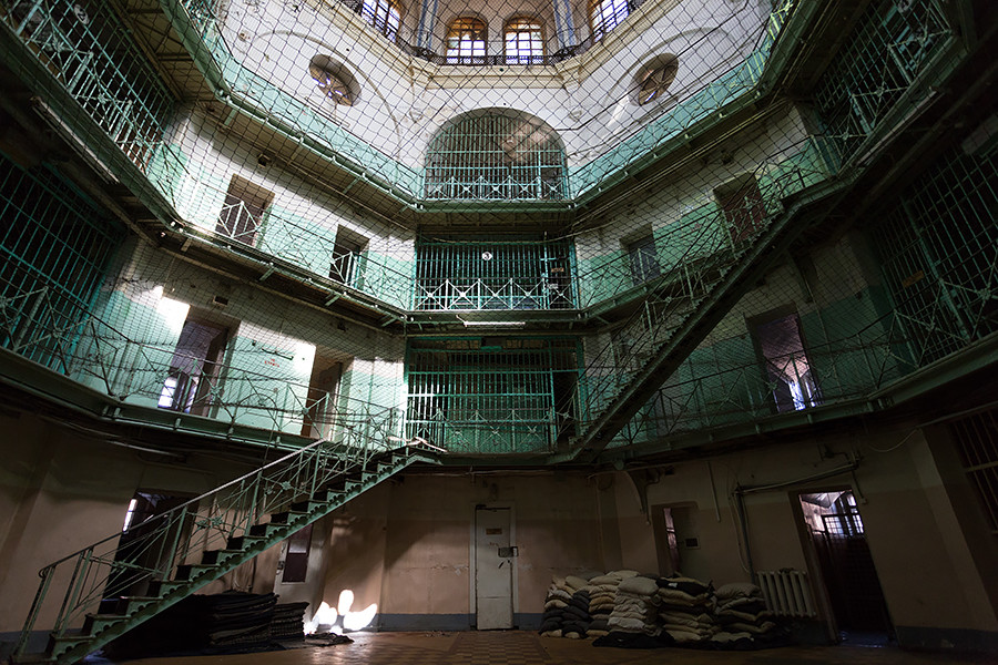 Ein Blick hinter die Gitterstäbe: Das verlassene Kresty-Gefängnis in St ...