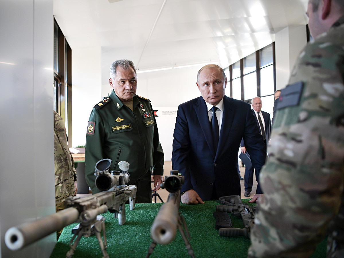 Putin tests Kalashnikov’s latest SVCH-308 sniper rifle - Russia Beyond