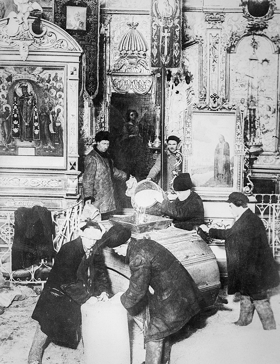 How did the Russian Orthodox Church survive 70 years of atheism in the ...