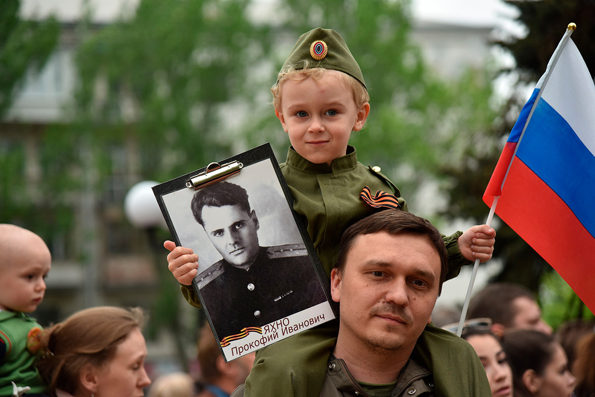 Russians in 25 basic facts: Constant warfare, the 'sinful' balalaika ...