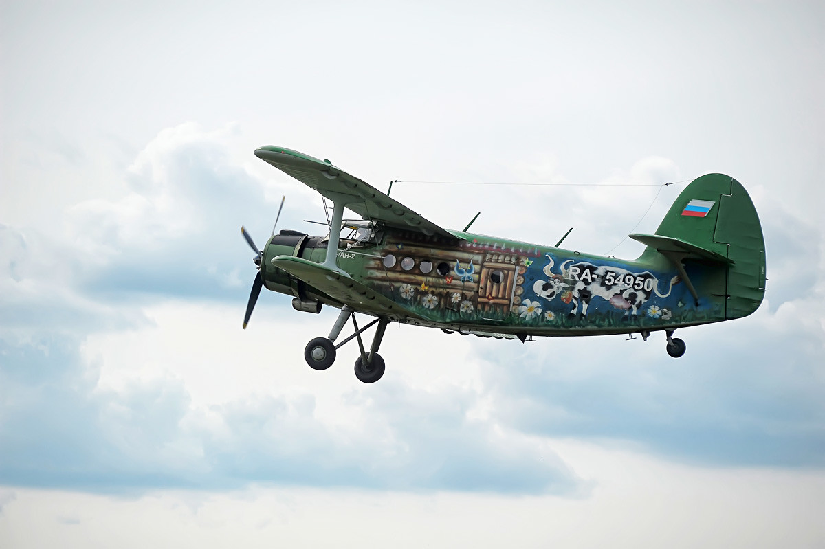 L’An-2, un avion sans pareil capable de voler en marche arrière ...