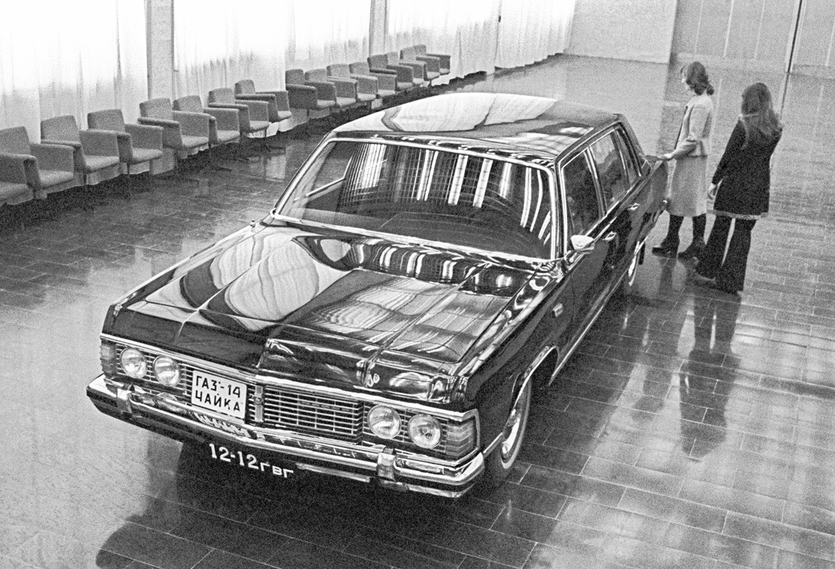 Der “Tschaika”: Warum Gorbatschow die Produktion des schönsten ...