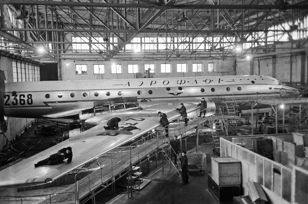Why the Tu-104 was the most dangerous Soviet passenger aircraft ...