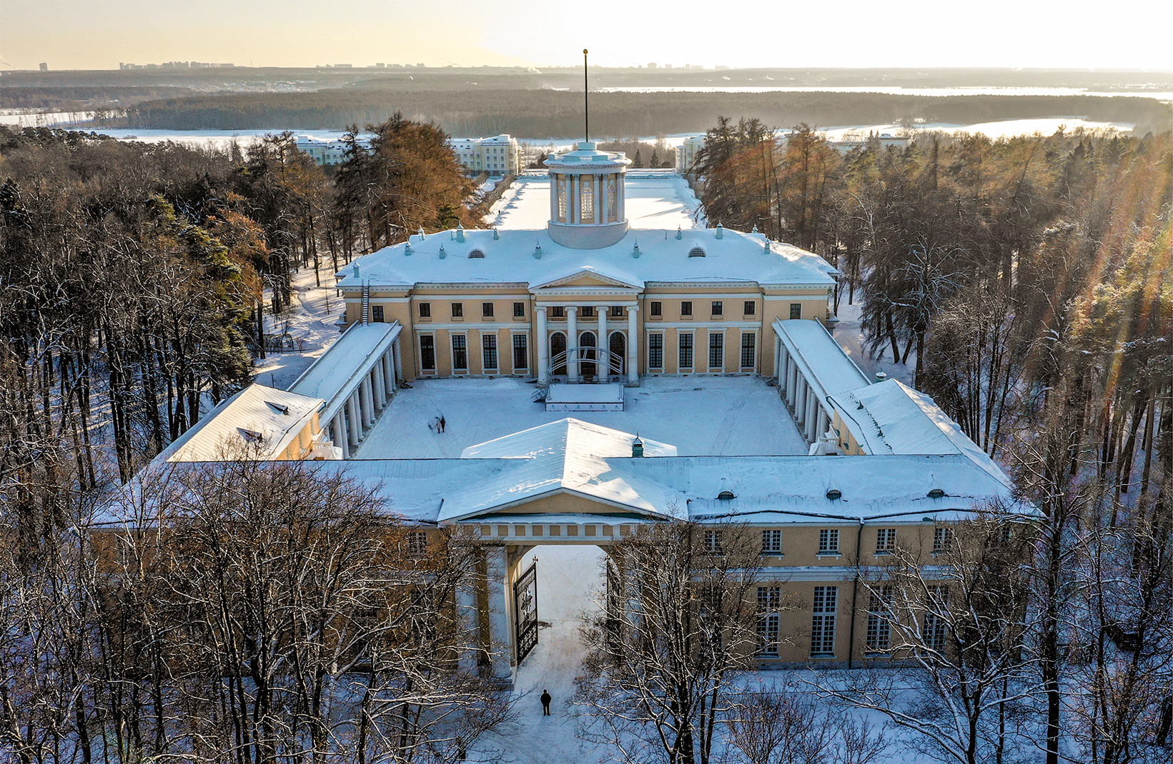 How did the Soviets use noble estates and palaces? - Russia Beyond