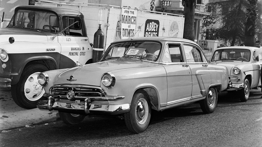 How the Soviets tried to sell the Moskvitches to Americans (PHOTOS ...