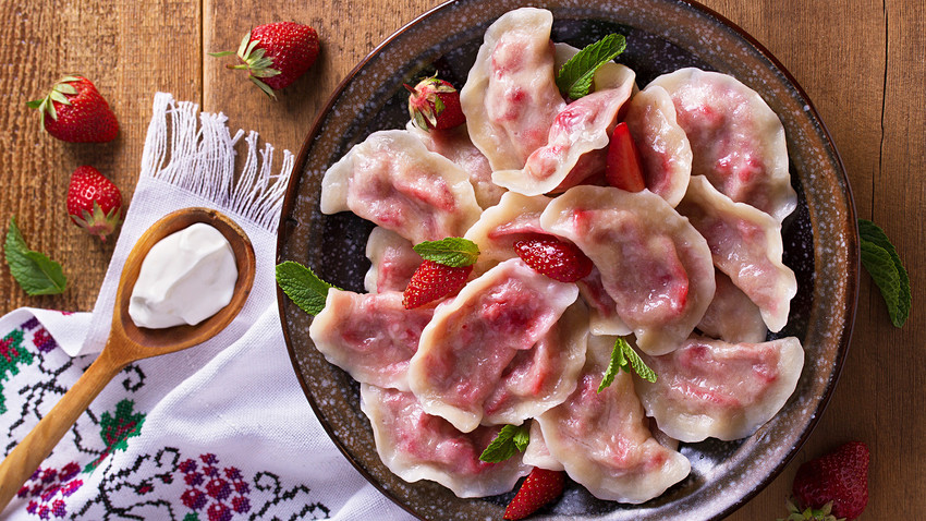 Try these 5 "Russian babushka" recipes for a strawberry summer - Russia ...