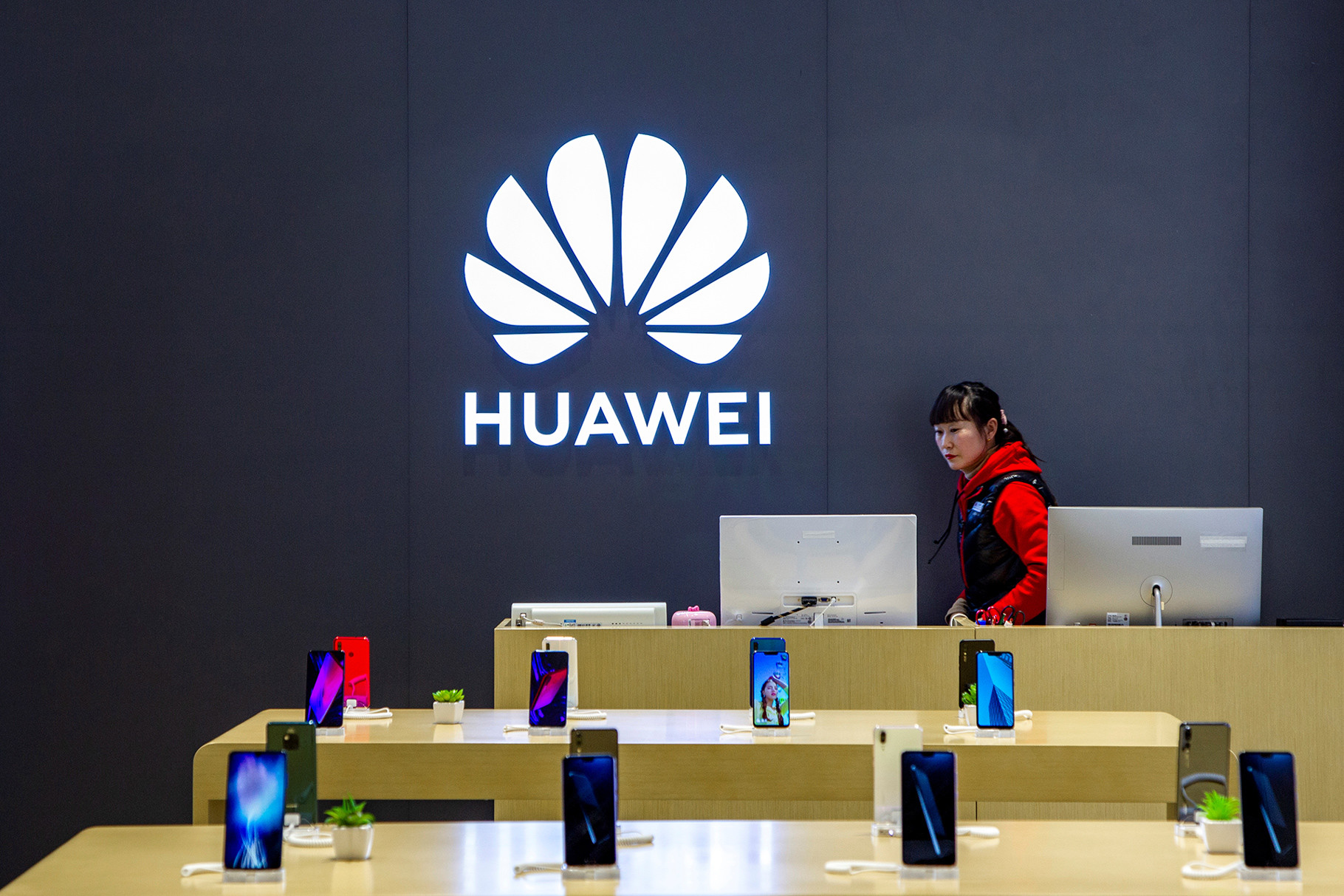Akankah Huawei Mengganti Android dengan Sistem Operasi Buatan Rusia ...
