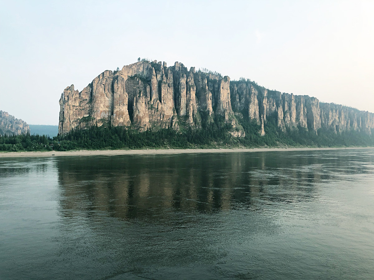 I pilastri della Lena, quelle rocce a strapiombo sul fiume che sembrano ...