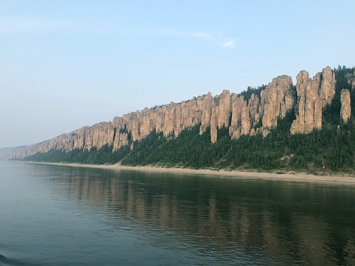 I pilastri della Lena, quelle rocce a strapiombo sul fiume che sembrano ...