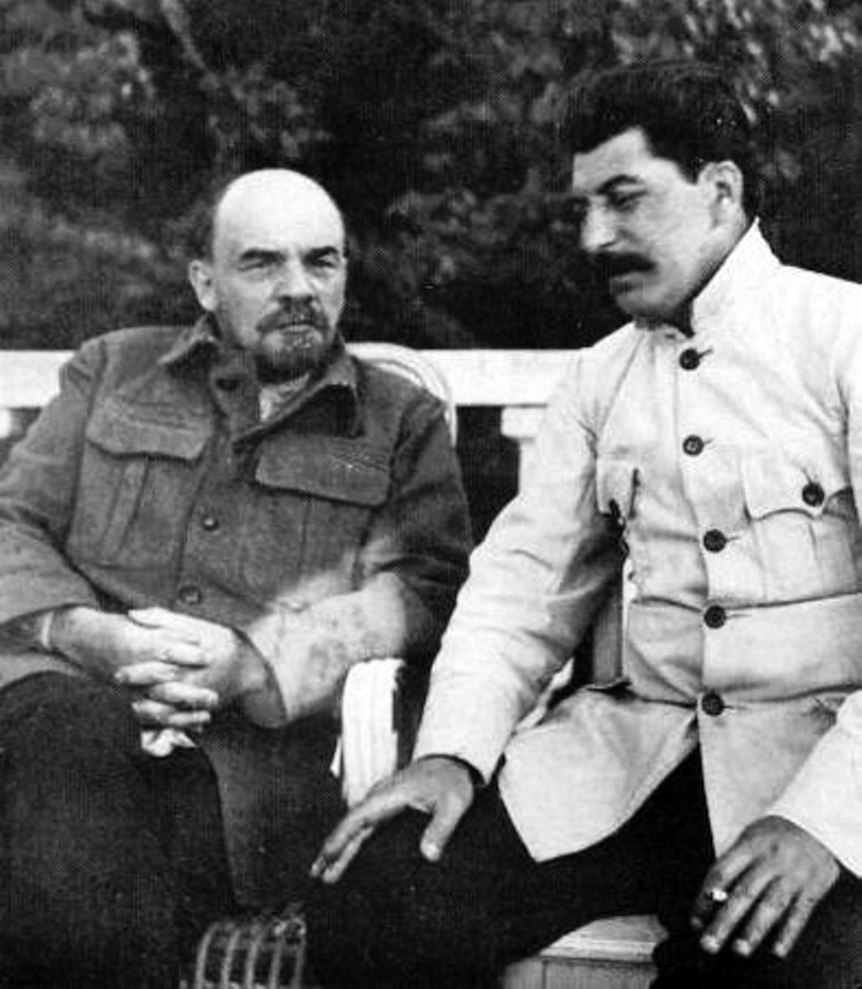 Stalinova garderoba: poudarjanje asketizma in moči - Russia Beyond ...