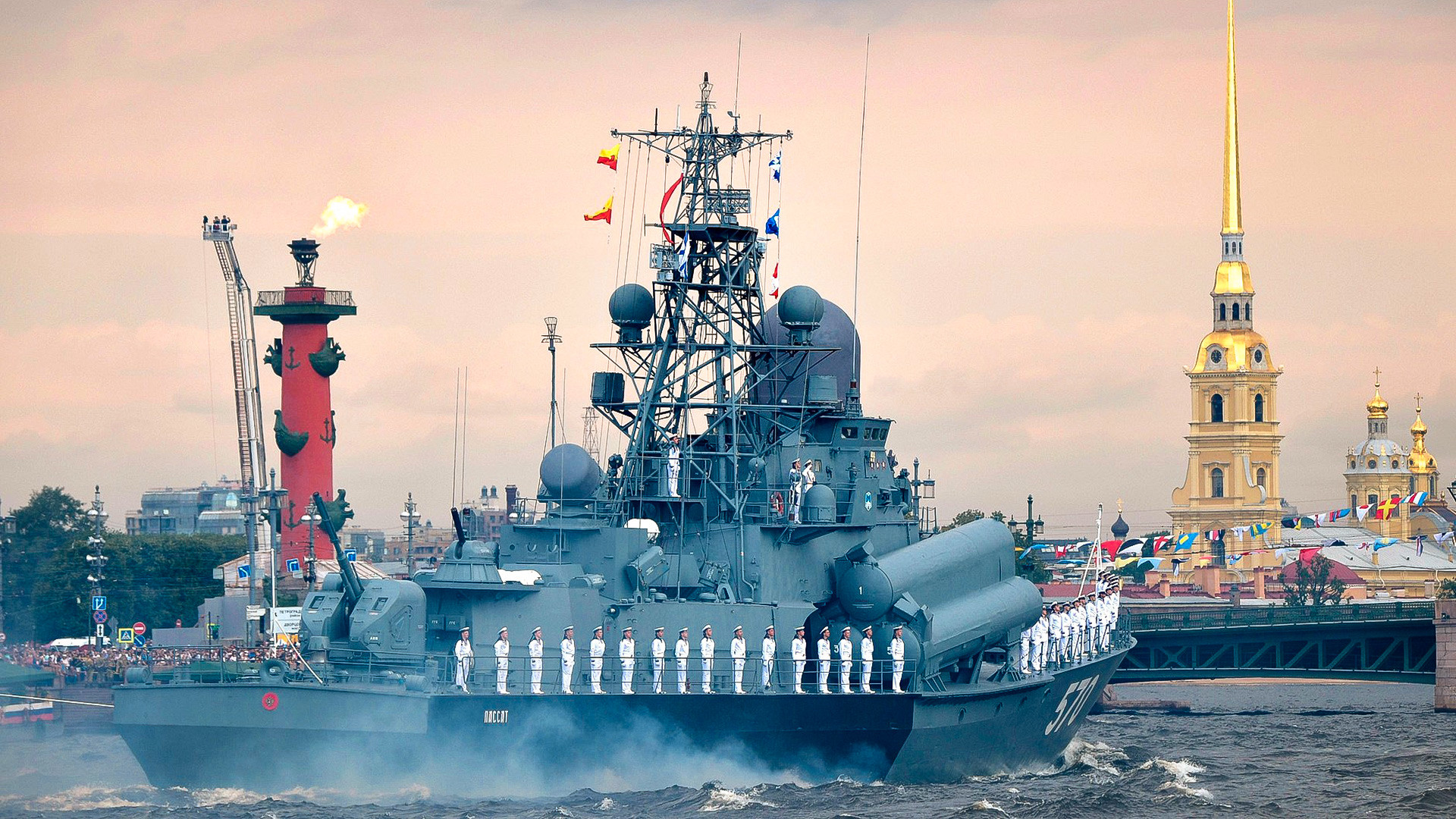Journée de la Marine russe: retour en images sur la spectaculaire ...