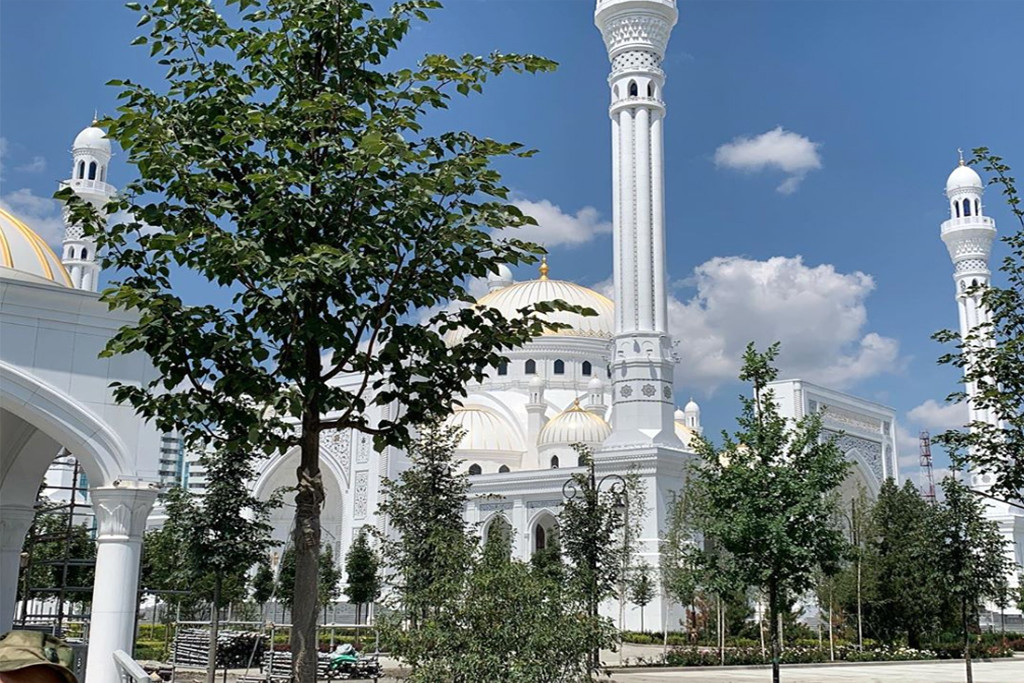 Chechnya Resmikan Masjid ‘Kebanggaan Muslim’, Terbesar Se-Eropa ...