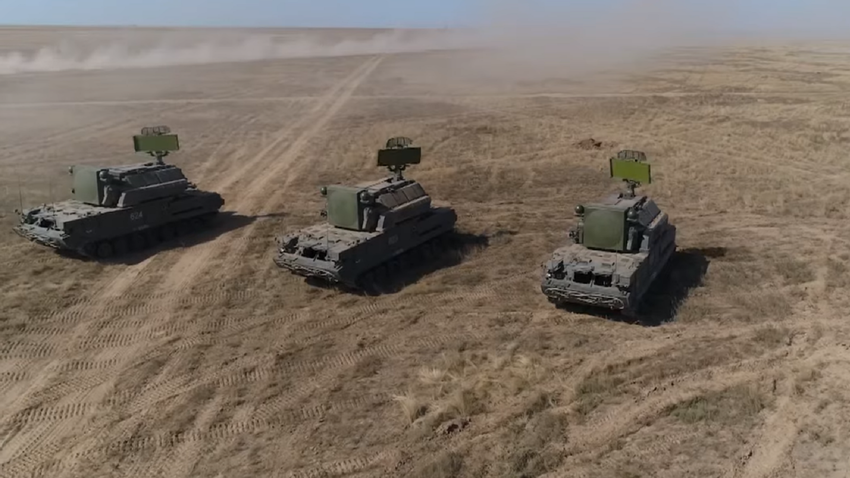 Novos sistemas de mísseis Tor-M2 passam por teste antes de envio às ...