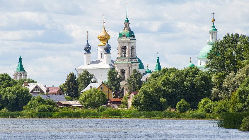 Discover the beauty of this ancient monastery in Rostov - Russia Beyond