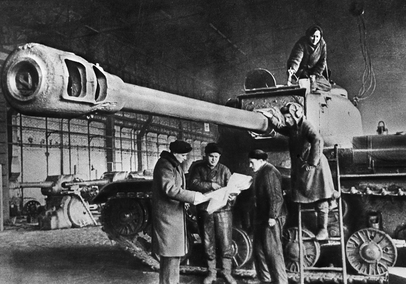 Cómo el tanque Iósif Stalin acabó con la Alemania nazi - Russia Beyond ES
