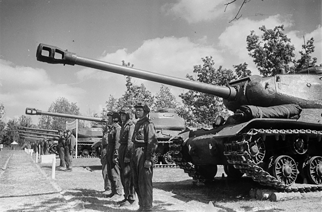 Cómo el tanque Iósif Stalin acabó con la Alemania nazi - Russia Beyond ES