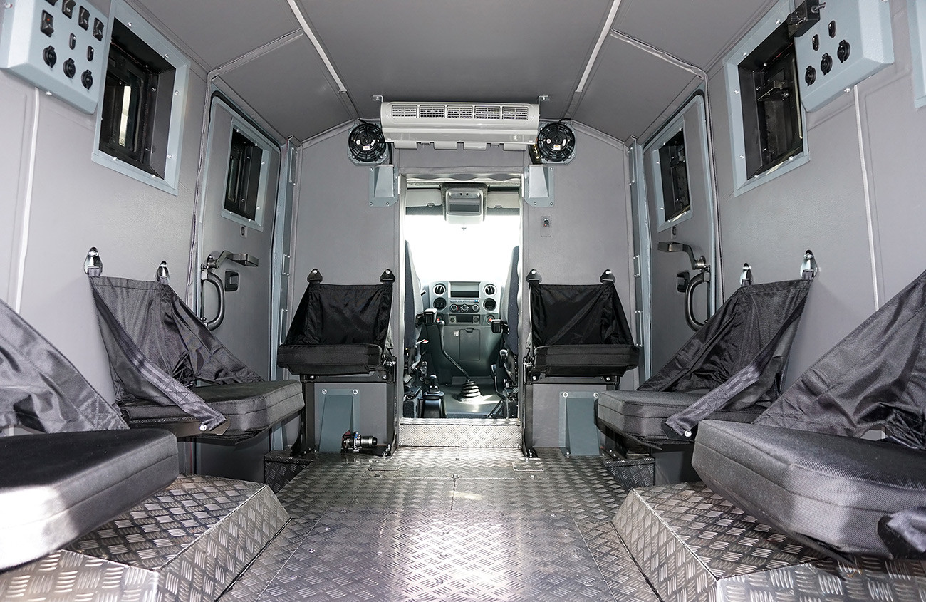 Russia’s FSB gets a new car - Russia Beyond