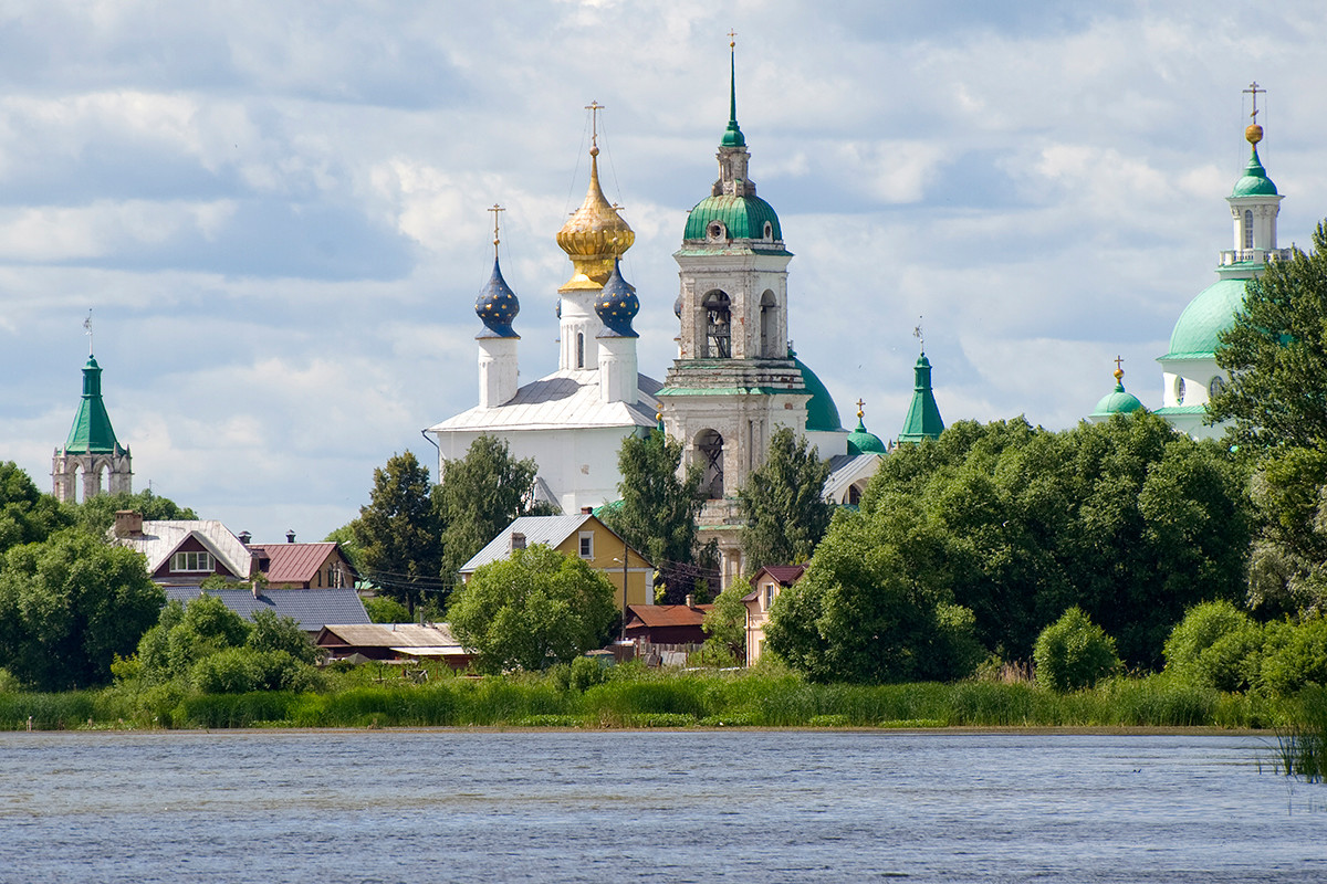 Discover the beauty of this ancient monastery in Rostov - Russia Beyond