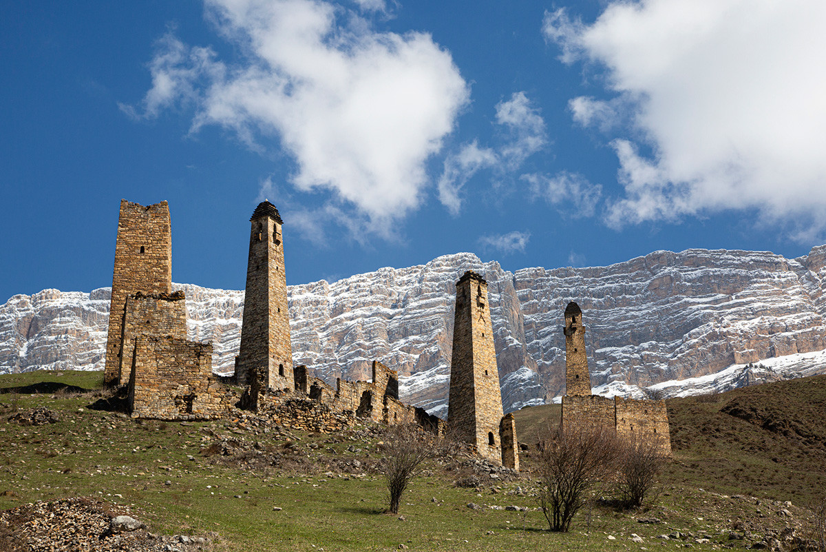 The mysterious towers of the Caucasus - Russia Beyond