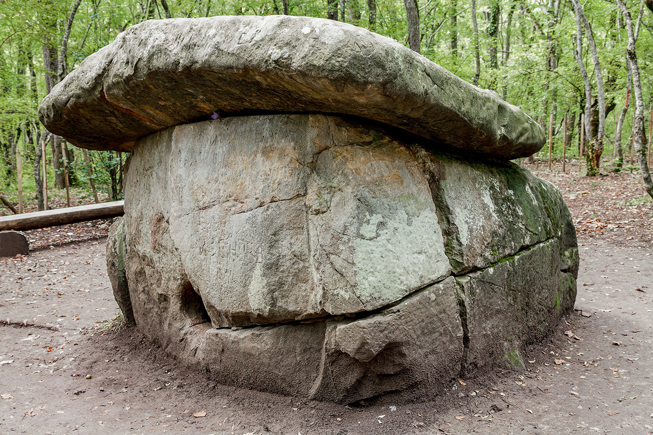 En images: ces mystérieux dolmens témoins des âges dans le Caucase ...
