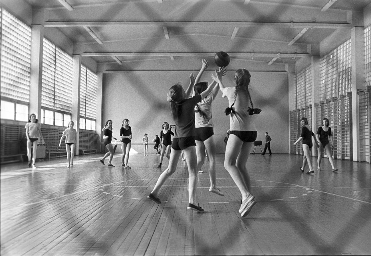 Physical education in Soviet schools – what was it like? (PHOTOS ...