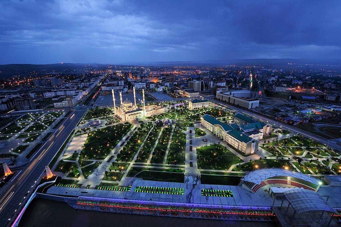 Sette fatti da sapere sul “Cuore della Cecenia”, la gigantesca moschea ...