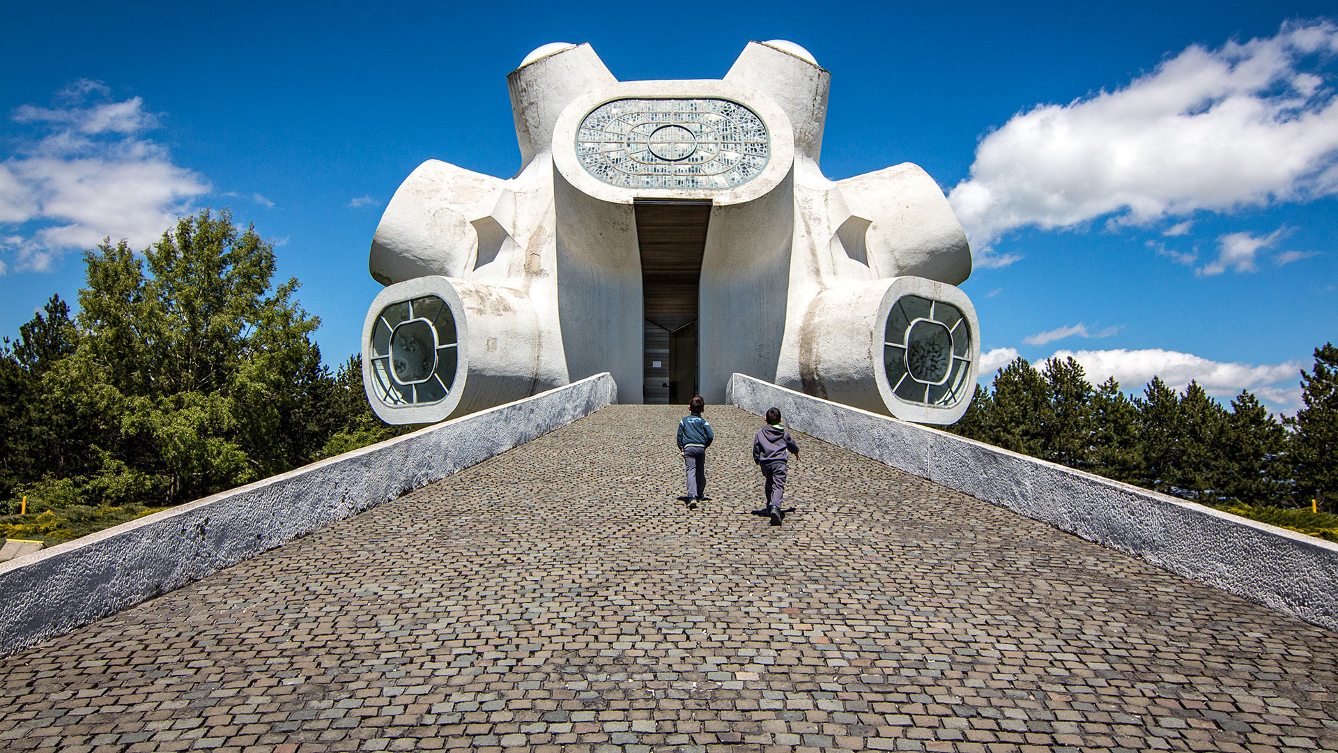 Relics of Constructivist architecture in post-Soviet & former Eastern ...