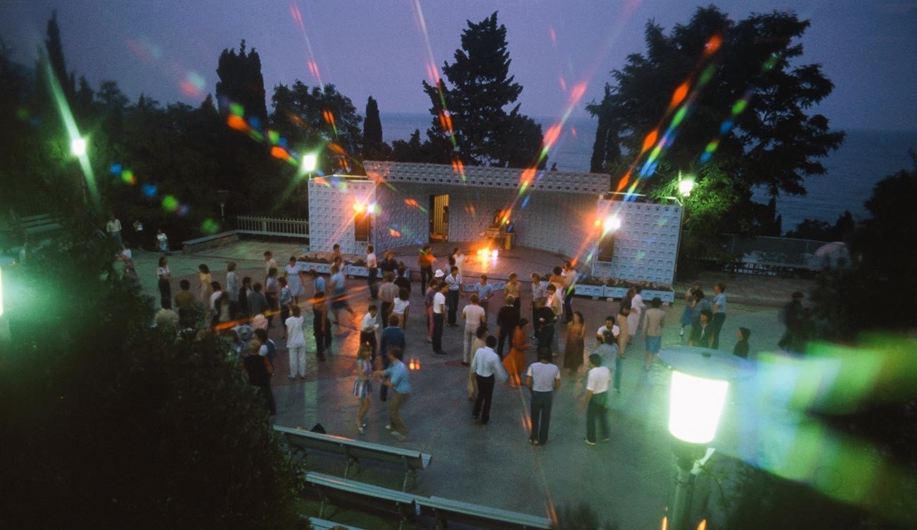 Come erano le discoteche in Unione Sovietica? Guardate queste foto e lo ...